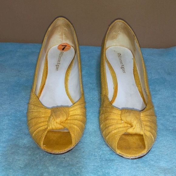 Vintage | Shoes | Vintage 8setienne Aigneryellow Fabric 2 Inch Wedges ...